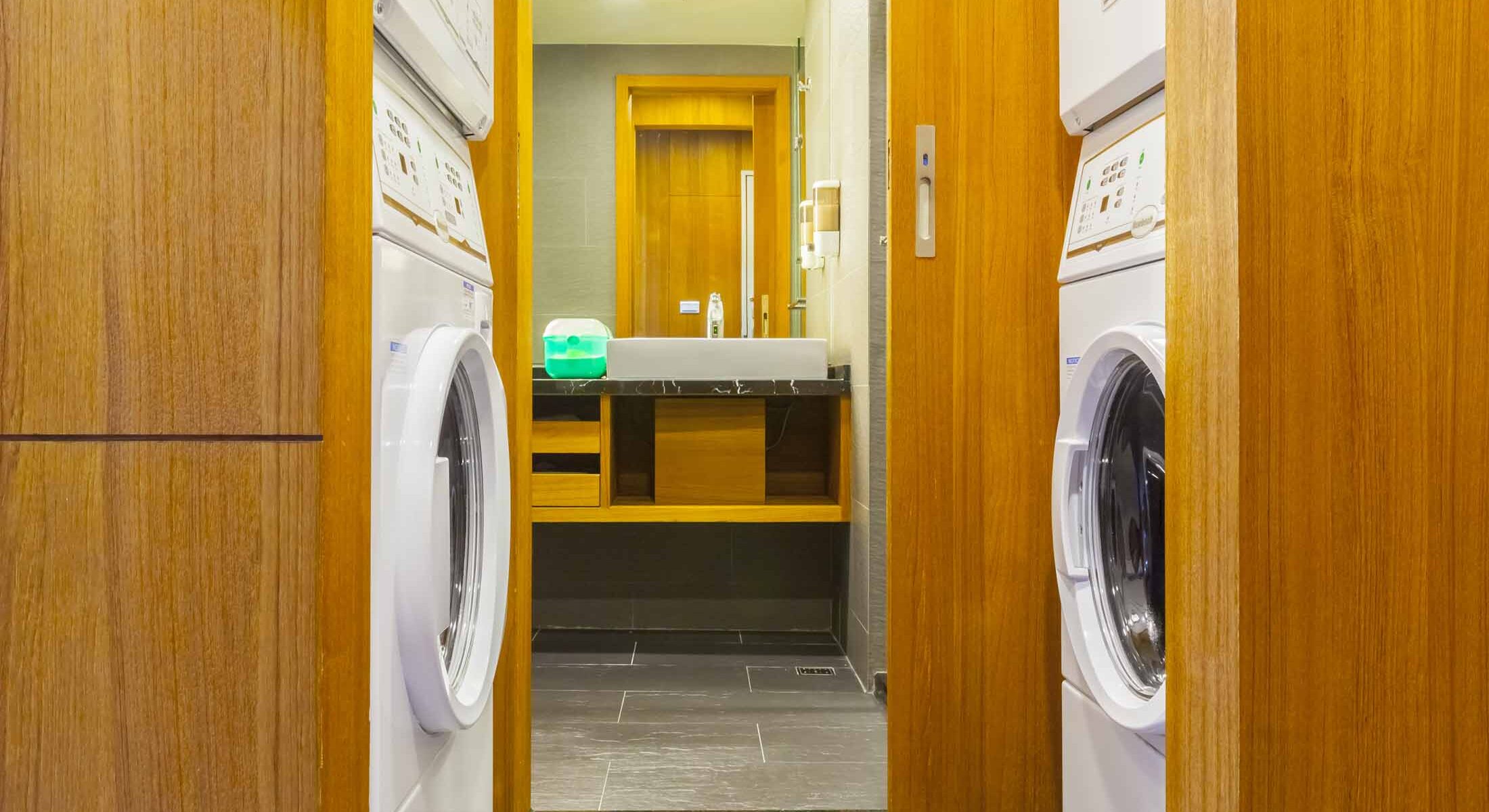 Self-Service Laundry Room (12F)